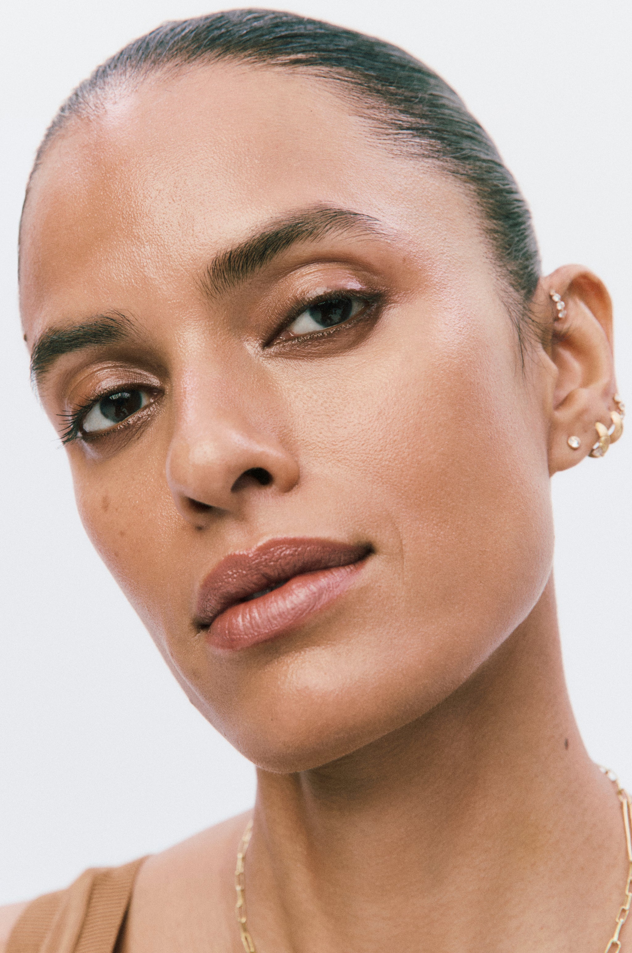 Counter: Dew Skin Tinted Moisturizer with SPF - Firm & Natural Glow